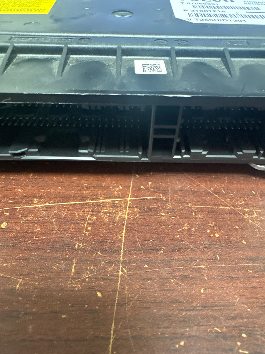 VOLVO XC60 AIRBAG CONTROL MODULE PN: 31681216 (P) – Airbag Master Tech