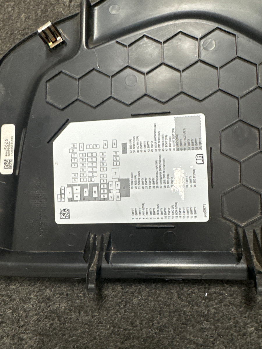 2016-2020 CHEVROLET TAHOE PASSENGER SIDE DASH END CAP (RH) (P) – Airbag ...